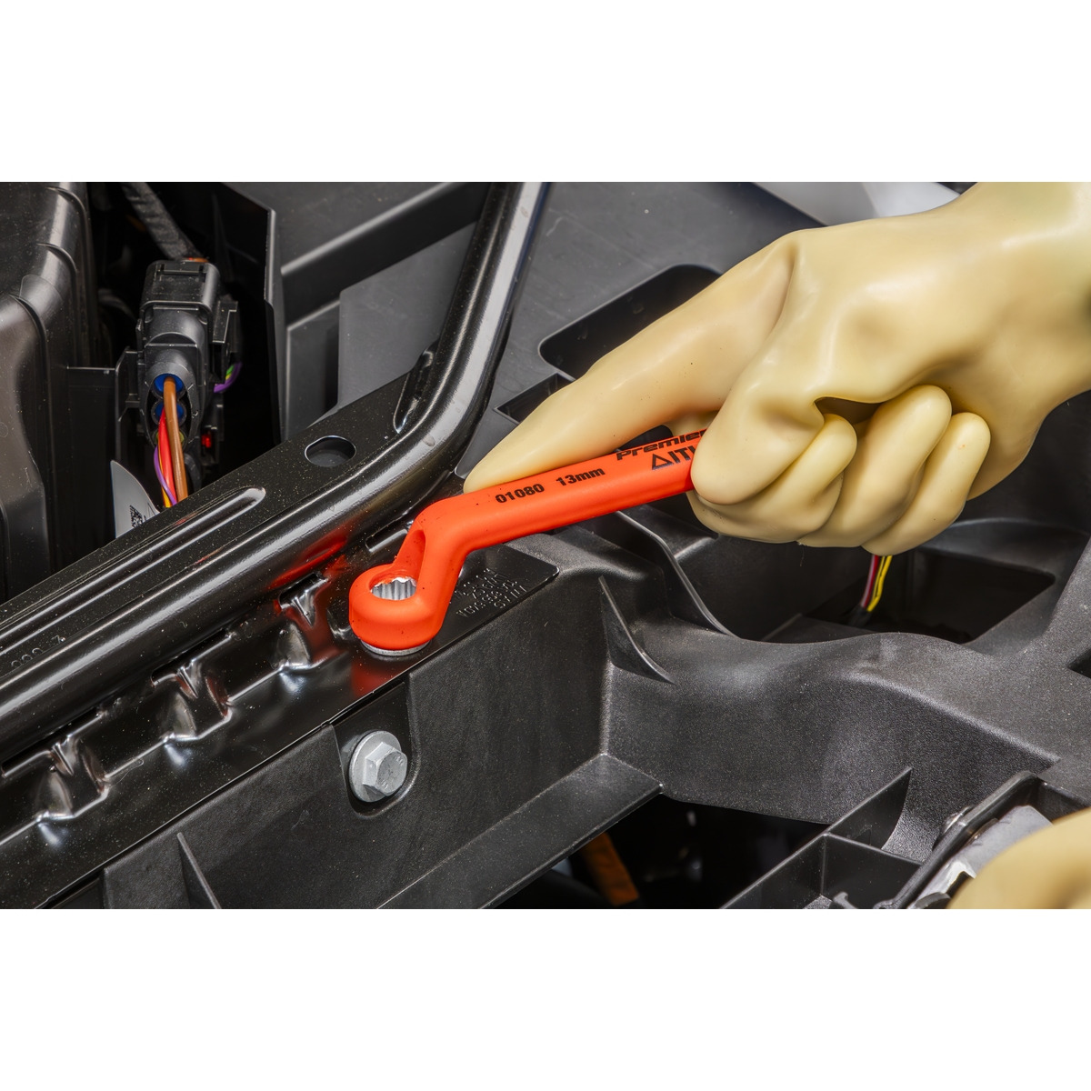 Sealey Premier Hybrid & Electric Vehicle Battery Tool Kit 19pc - Wow Tools